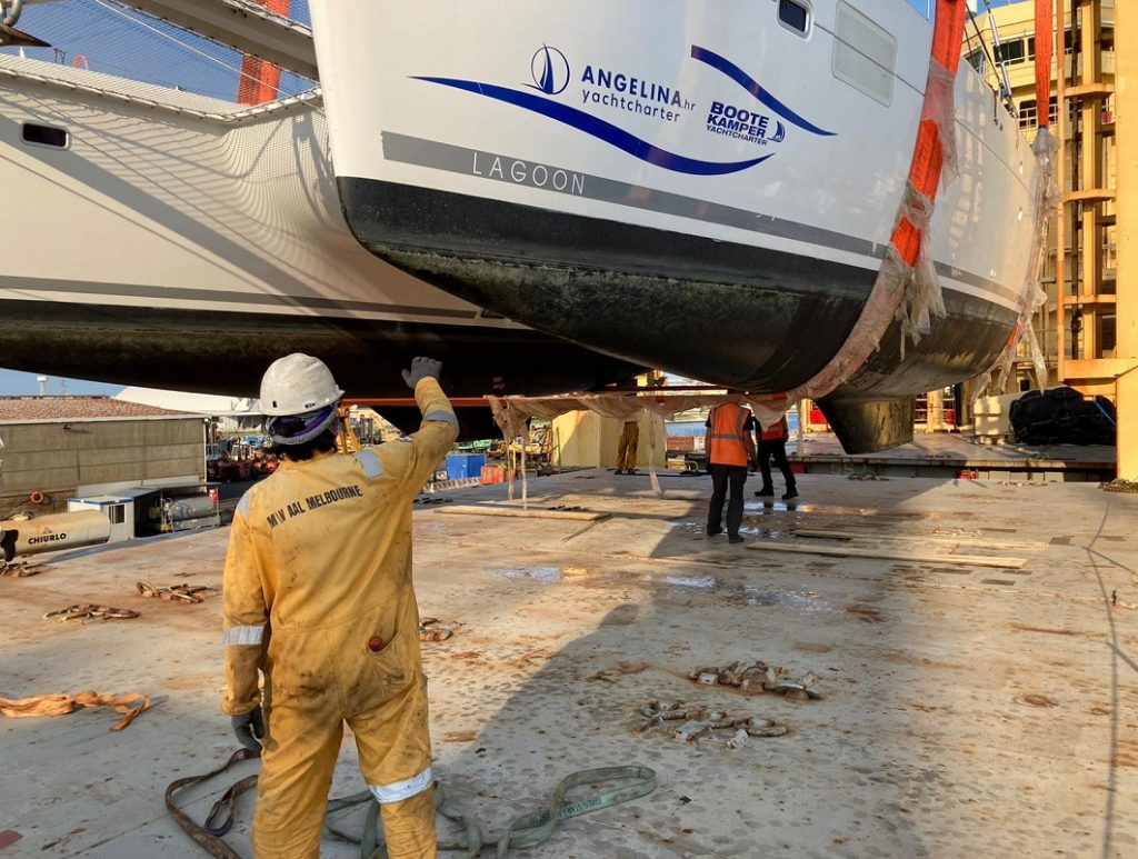 Yacht Shipping – Boat Transport, Loading & Logistics Guide